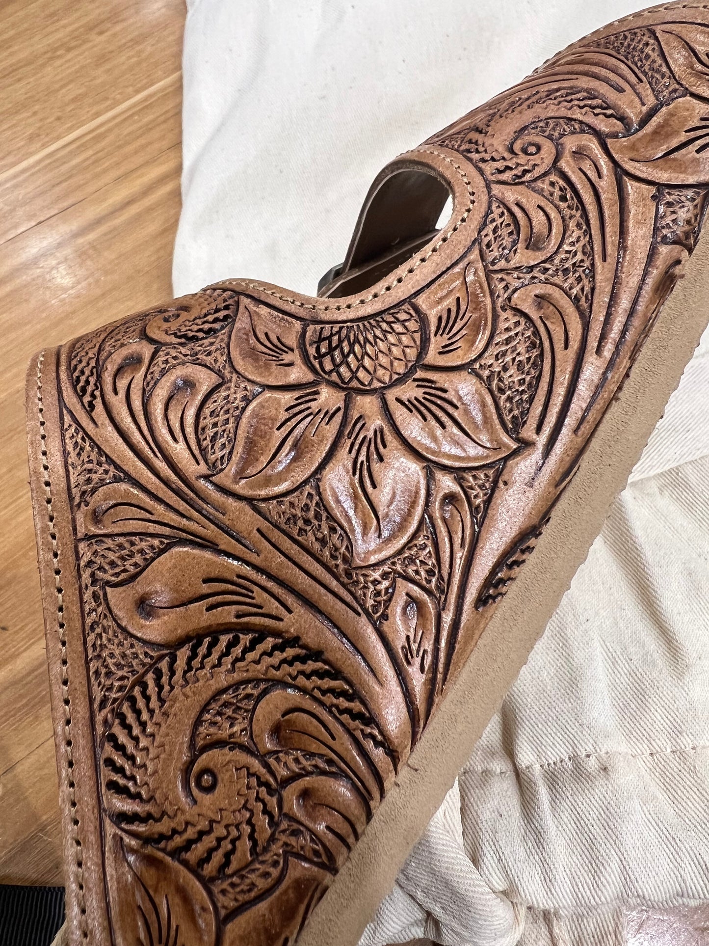 Footo Western Handtooled Sandal – Jodadi